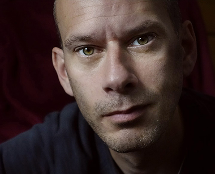 About | Simon Webb Unit Stills Photographer